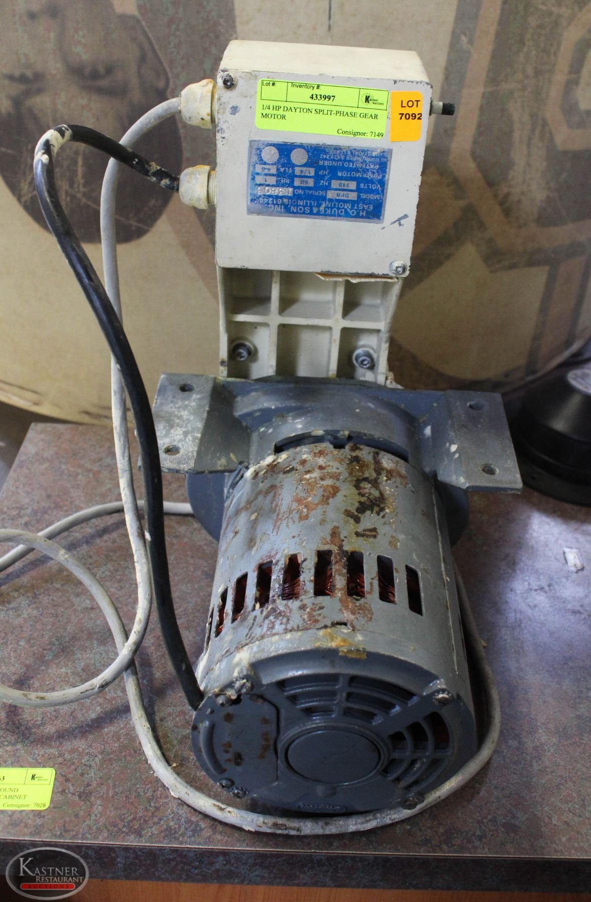 1/4 HP DAYTON SPLIT-PHASE GEAR MOTOR