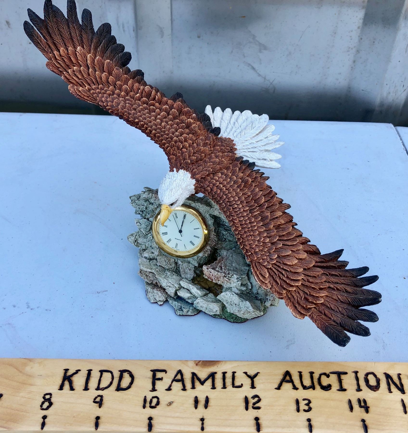 DECORATIVE EAGLE CLOCK
