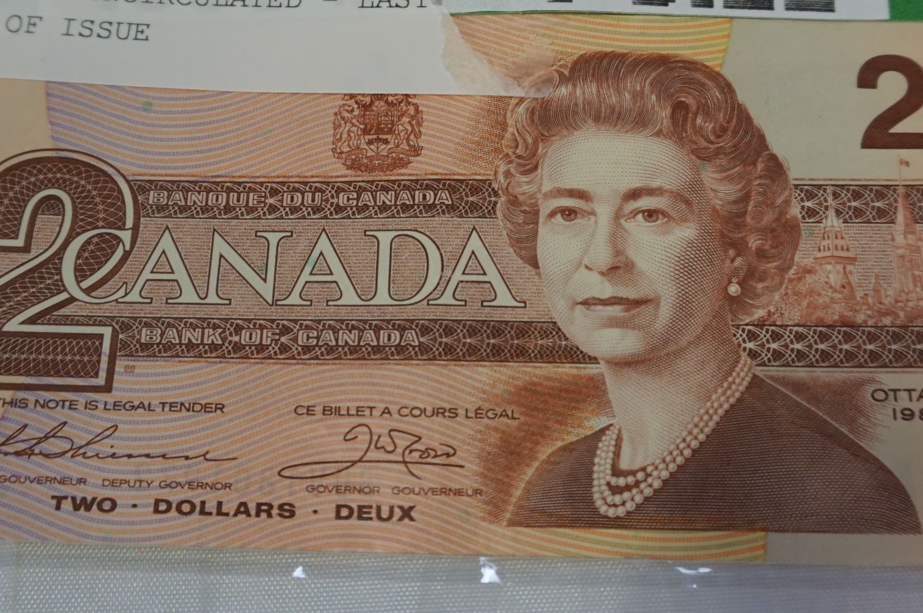 1986 CANADIAN 2 DOLLAR BANKNOTE UNCIRCULATED LAST YEAR OF ISSUE 1986-canadian-2-dollar-banknote-uncirculated-last-year-of-issue