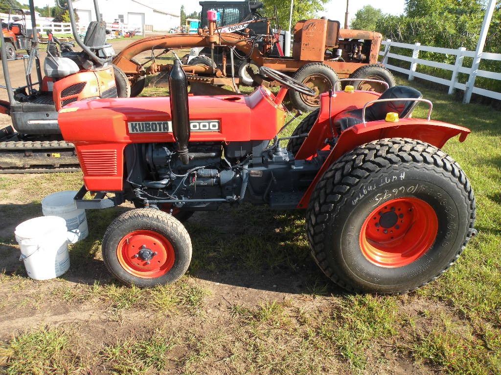Kubota L2000 w/chains