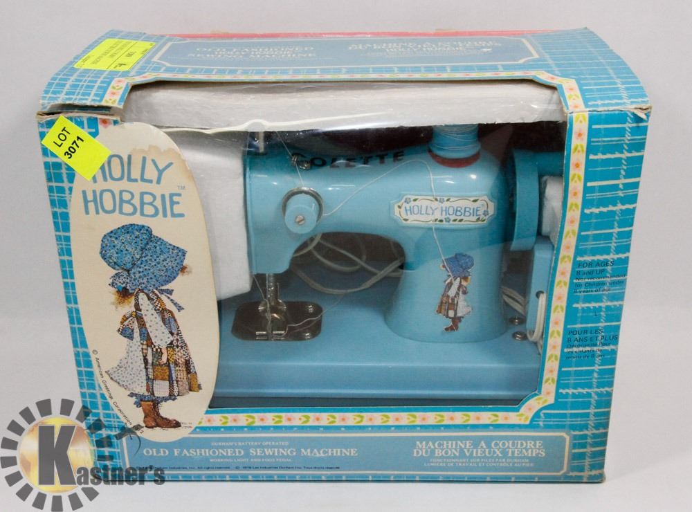 VINTAGE HOLLY HOBBY COLLECTIBLE SEWING MACHINE