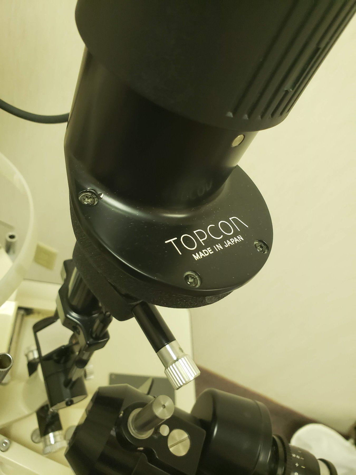 TOPCON SLIT LAMP - MODEL SL-3E