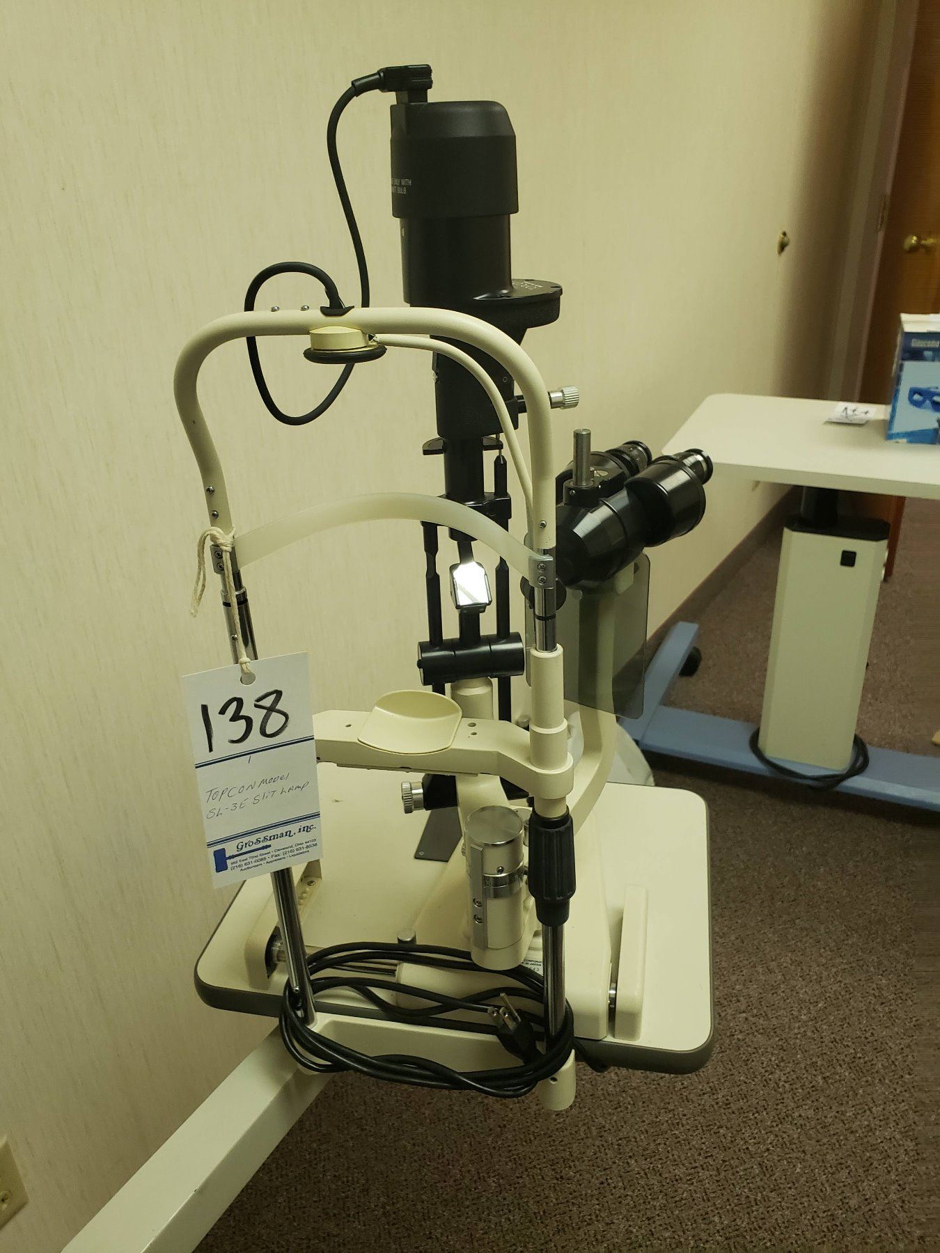 TOPCON SLIT LAMP - MODEL SL-3E