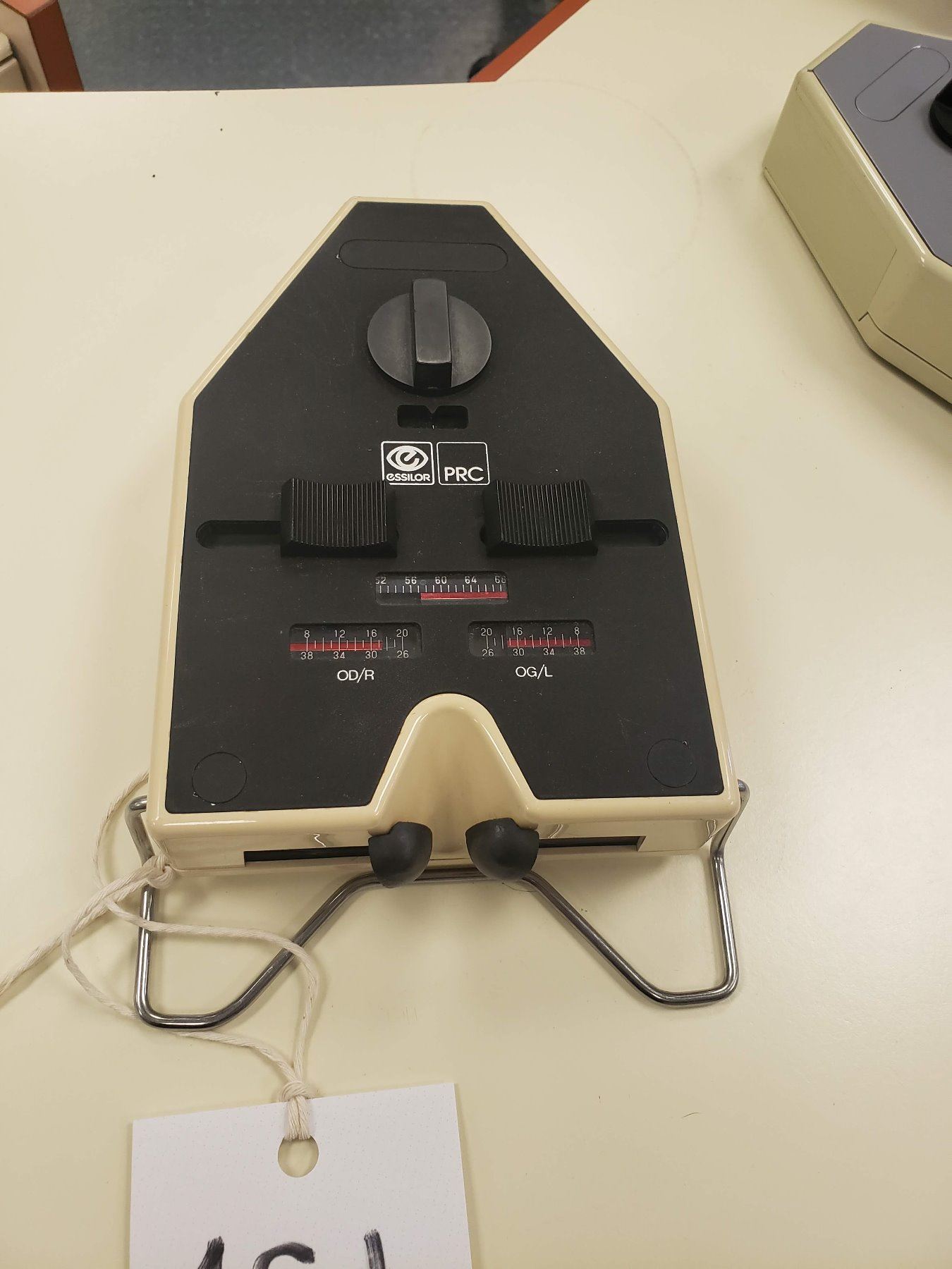 ESSILOR PRC PUPILOMETER