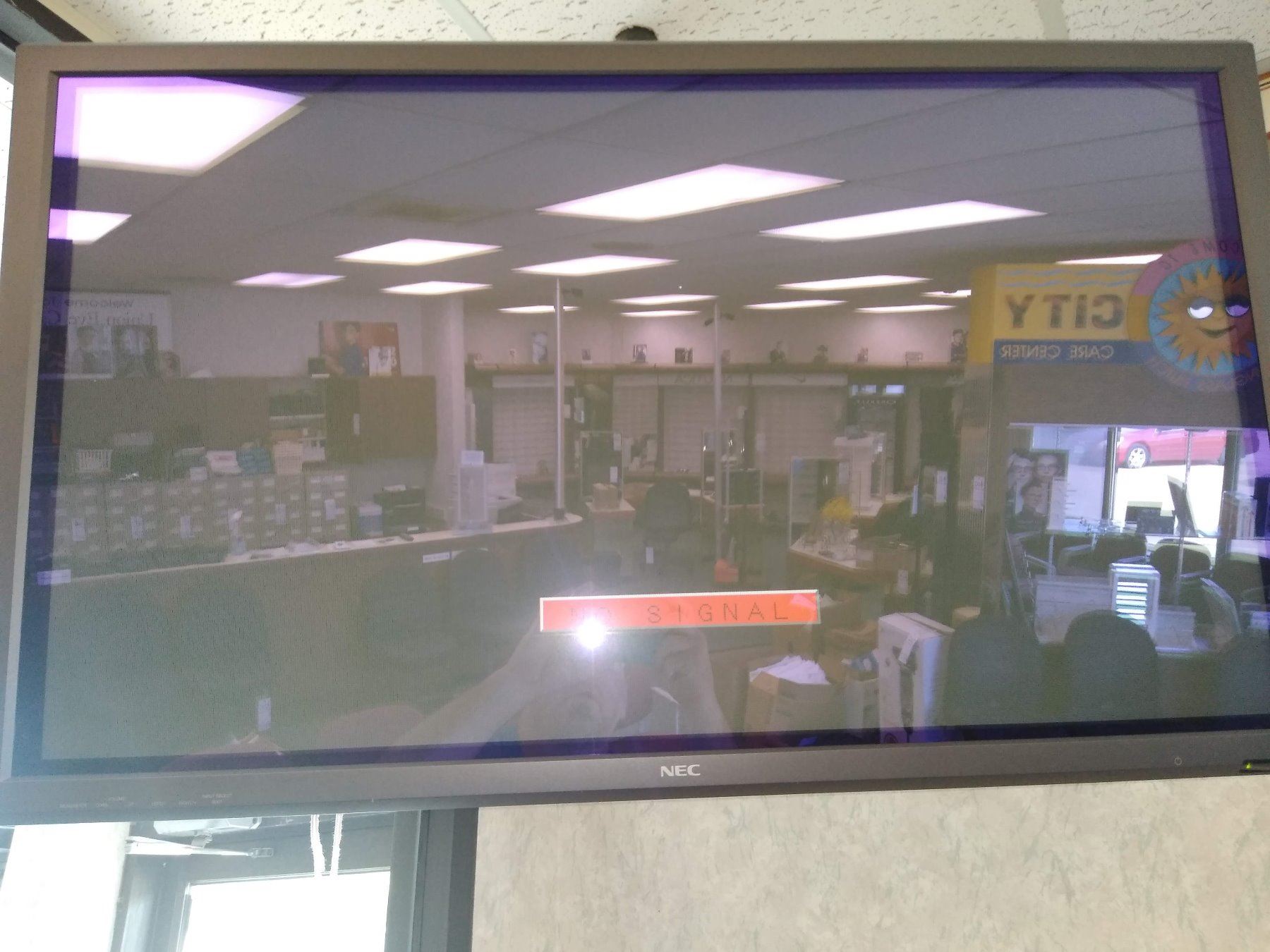 NEC 42" FLAT SCREEN TV WITH MOUNT