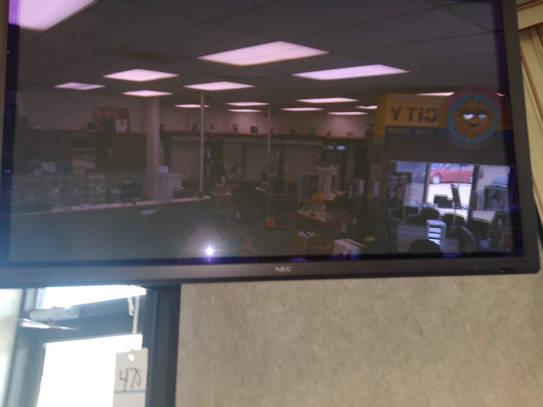 NEC 42" FLAT SCREEN TV WITH MOUNT