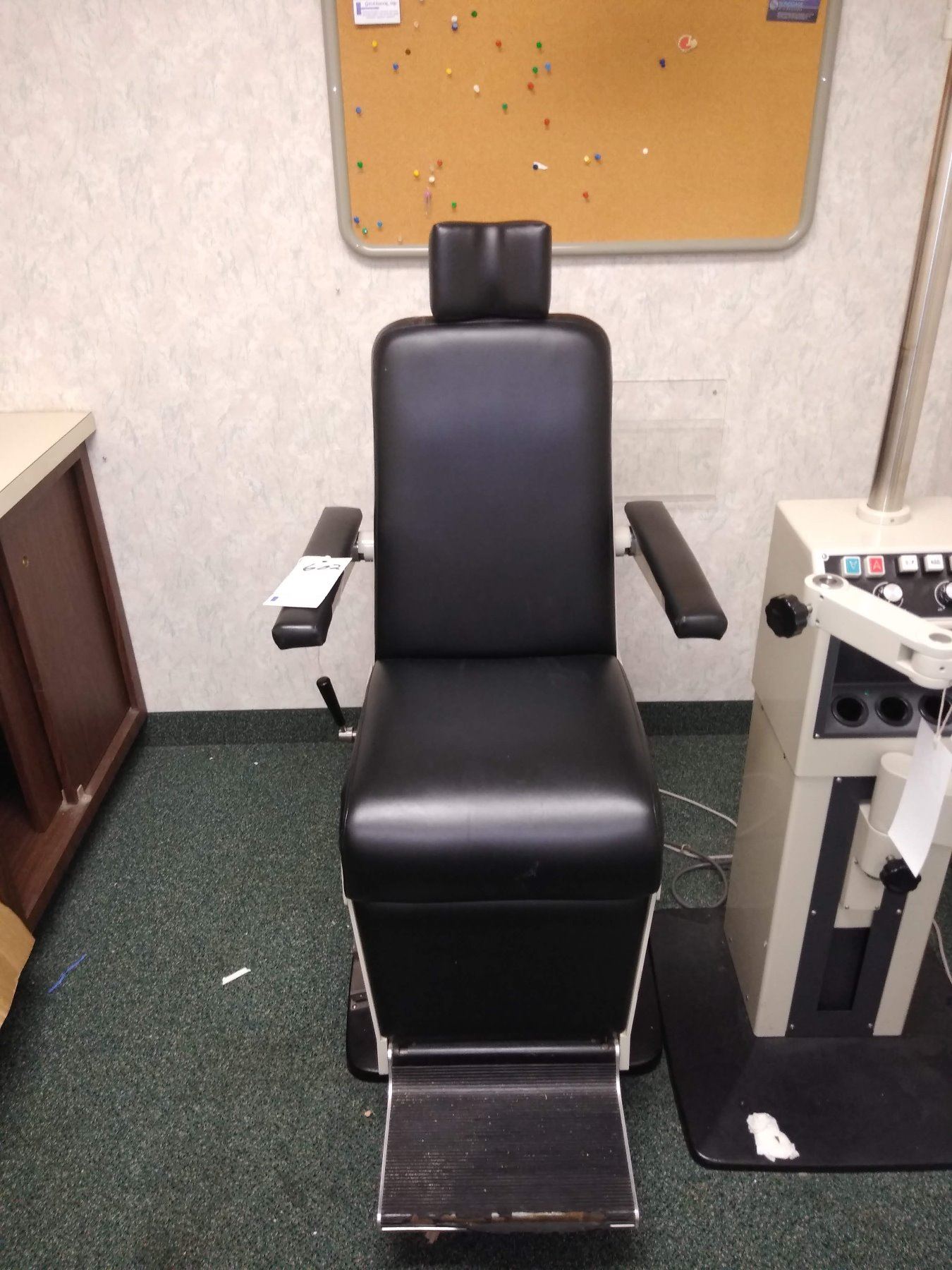 OPHTHALMOLOGIST EXAM CHAIR - MODEL 740T