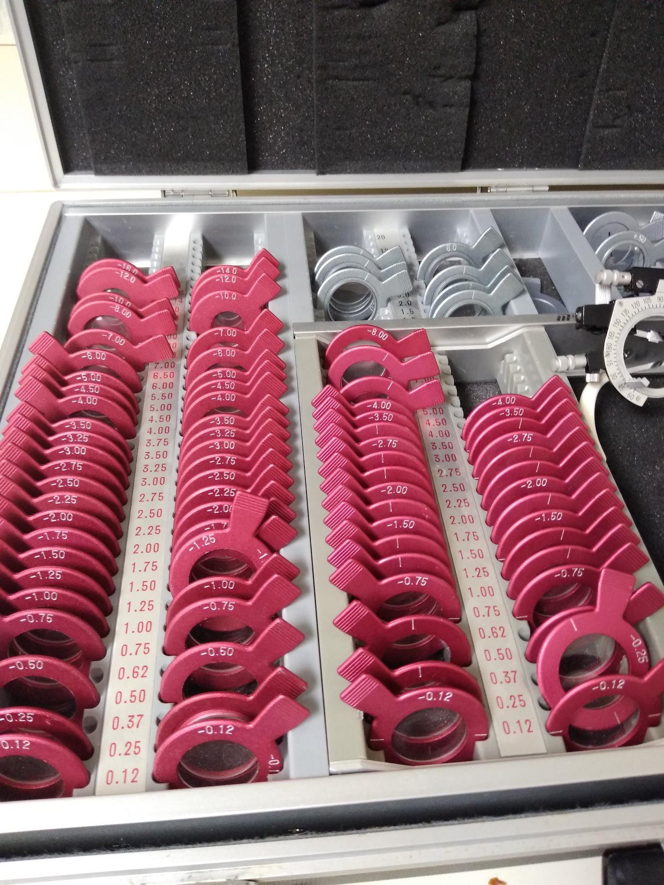 MARCO TRIAL LENS SET IN CASE