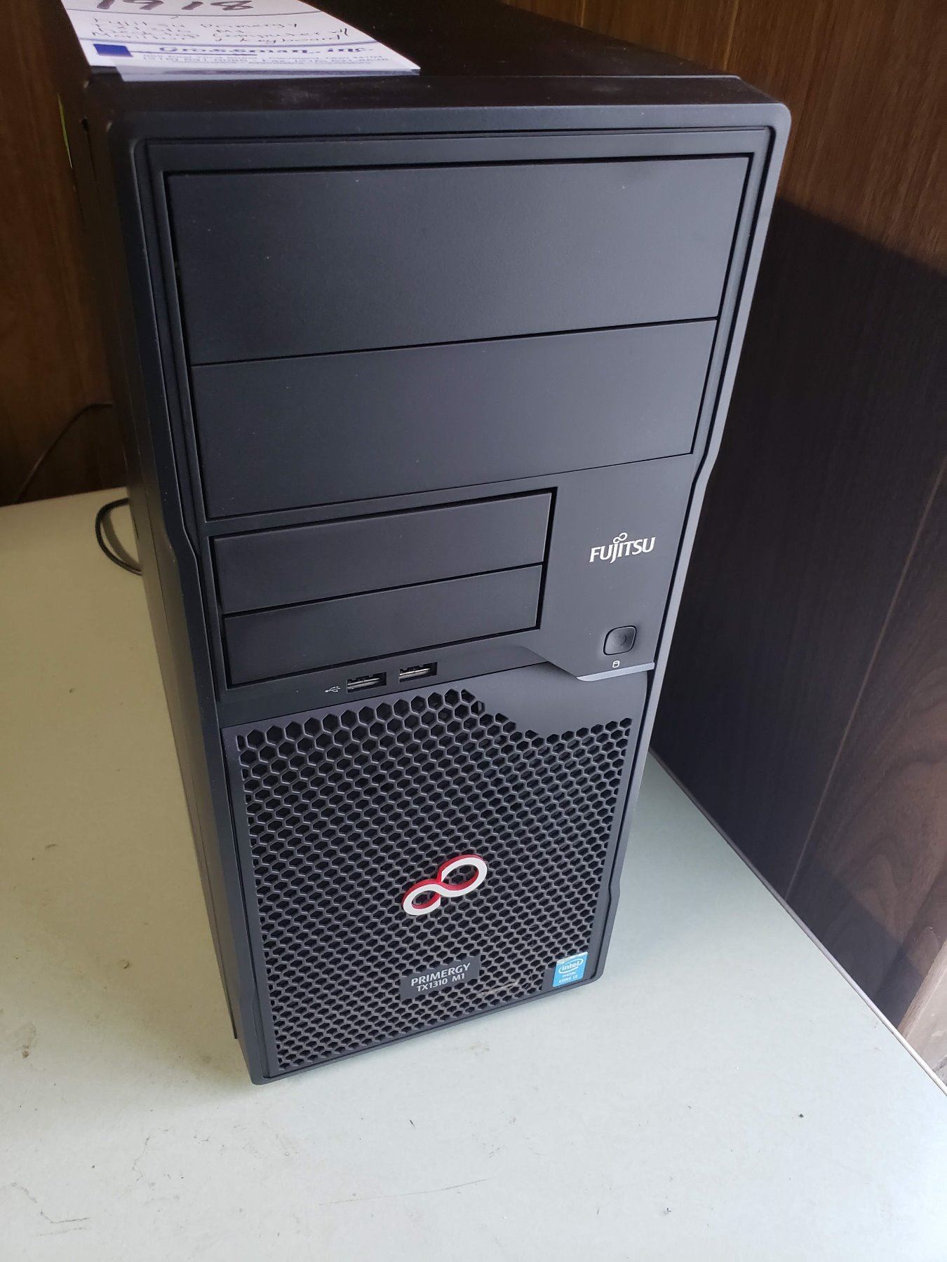 FUJITSU PRIMERGY TX1310 M1 DESKTOP COMPUTER WITH MONITOR AND KEYBOARD