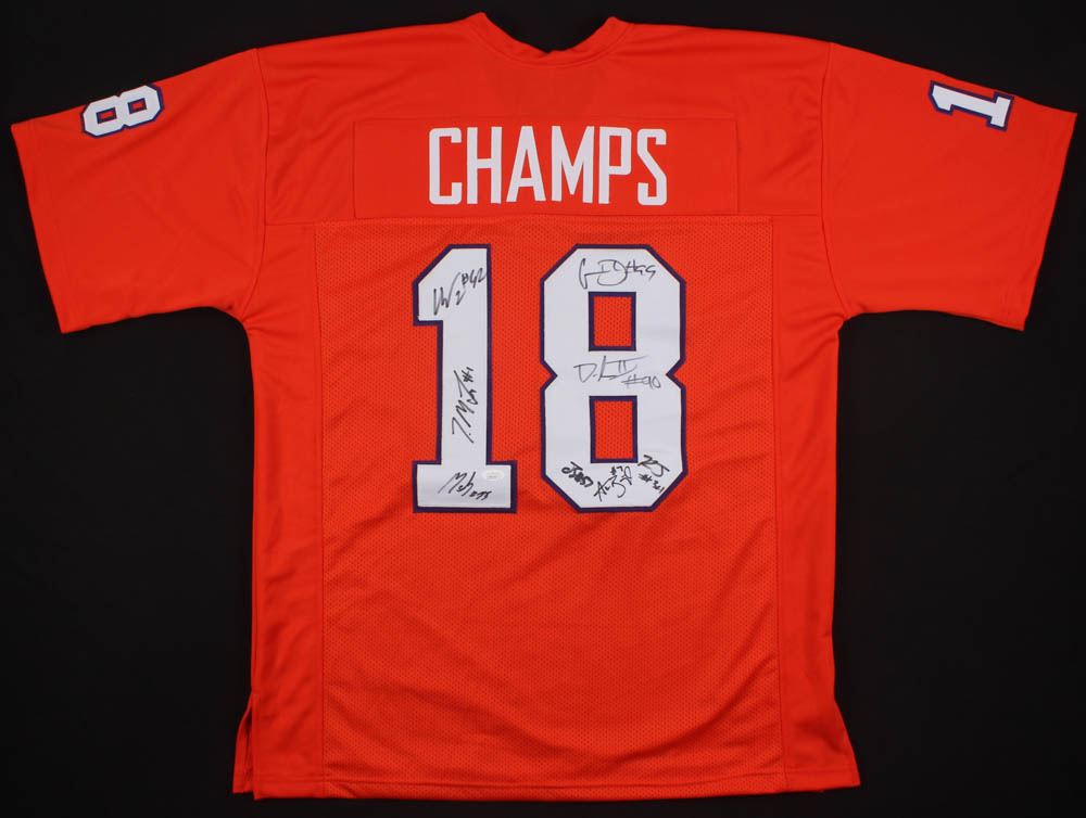 Jersey Team-Signed by (8) with Christian Wilkins, Dexter Lawrence ...