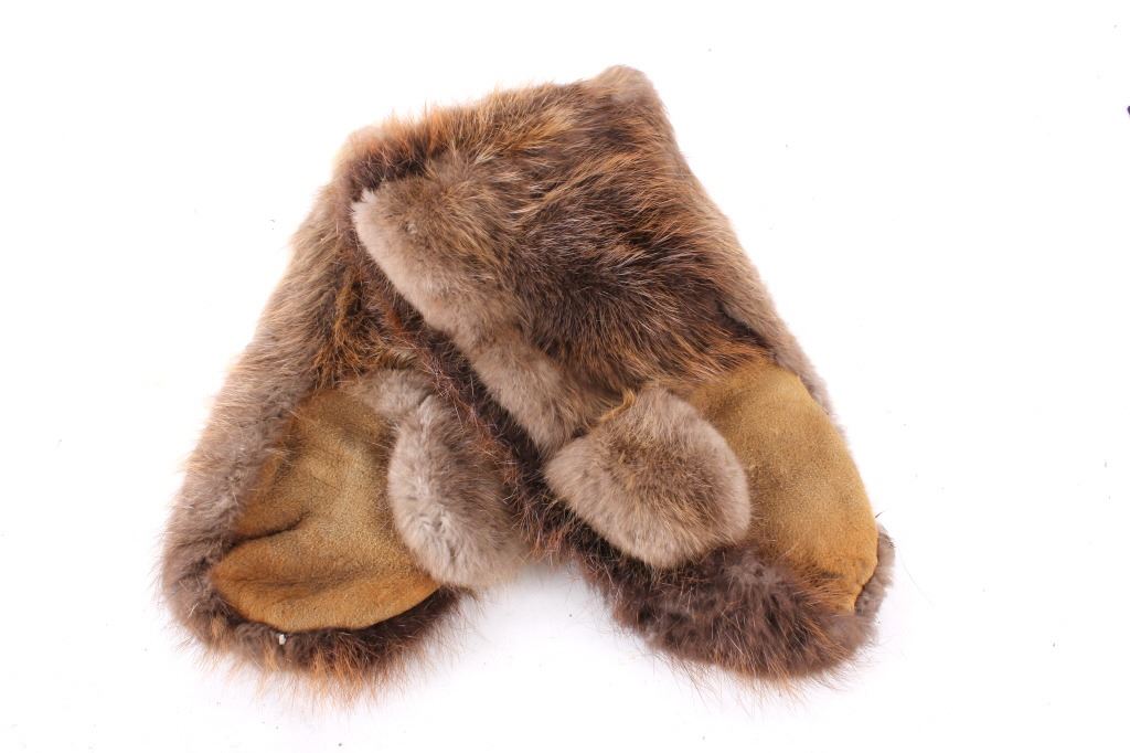 Early Eskimo Beaver Gauntlet Gloves