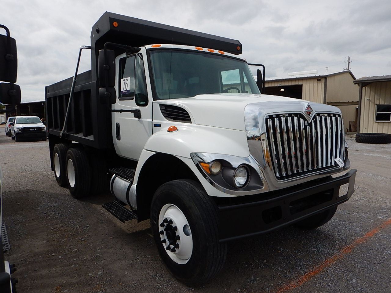 2009 INTERNATIONAL 7400 DUMP TRUCK