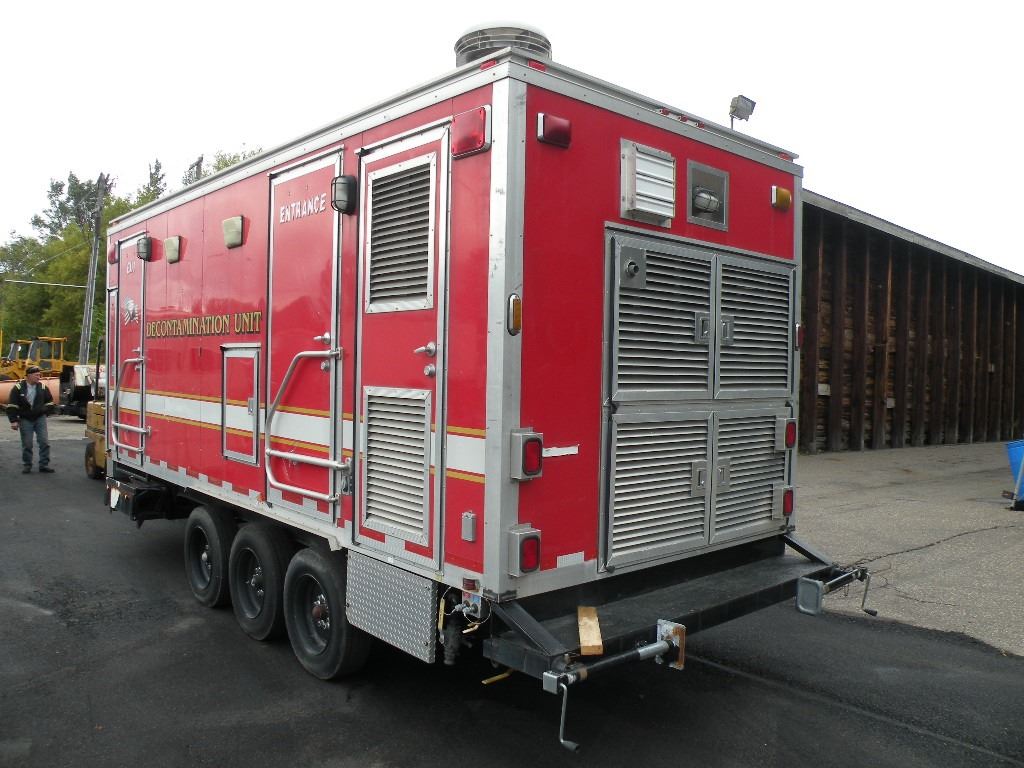 Decon/shower trailer -SELLS NO TITLE