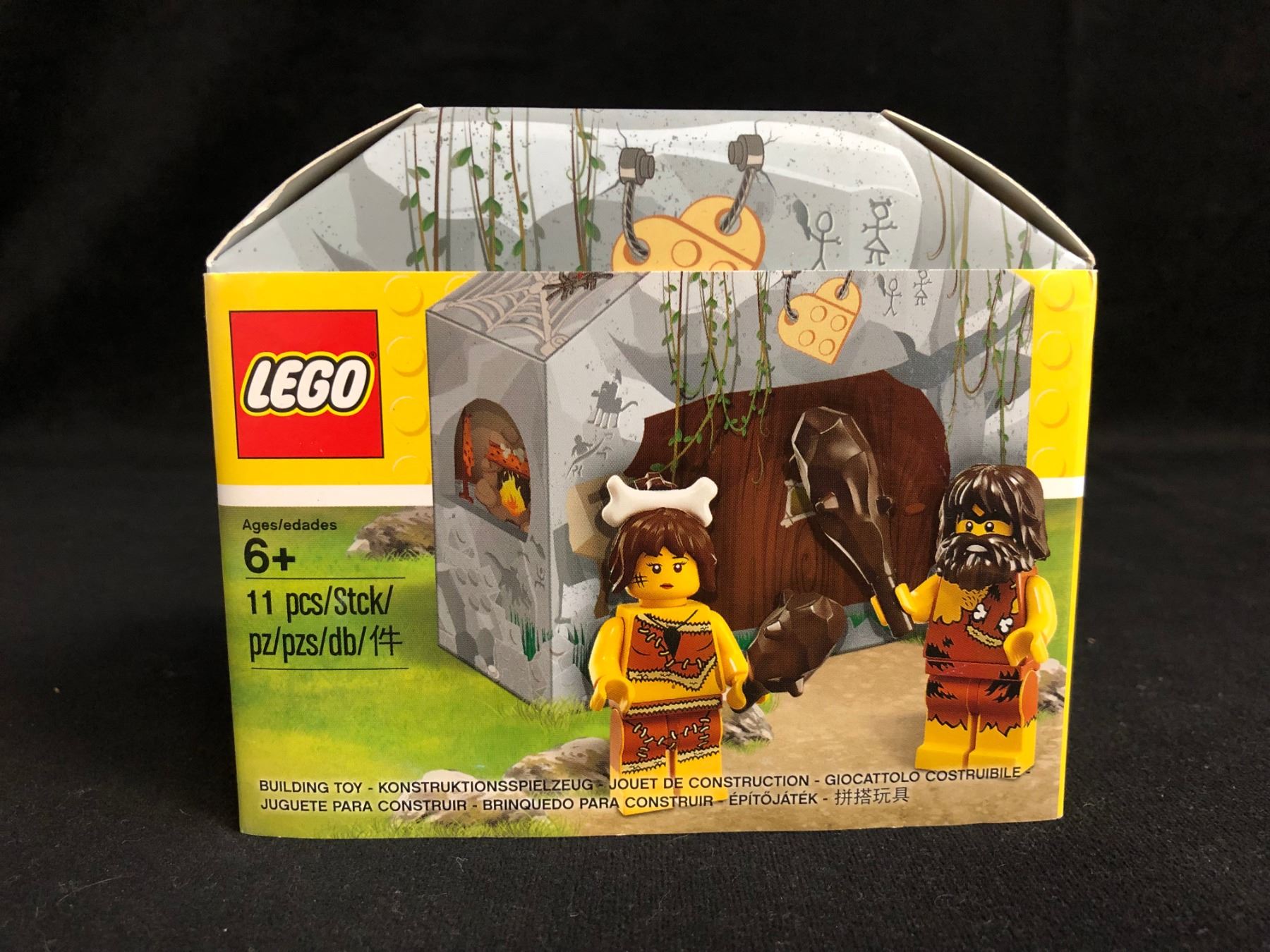 LEGO 5004936 Iconic Cave Set - Caveman and Cavewoman Minifigures