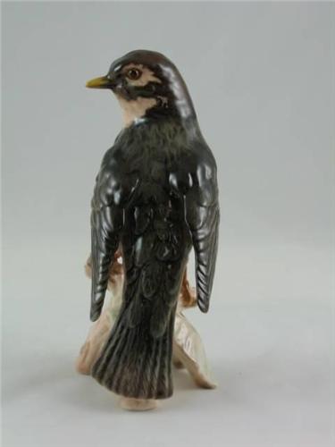 Figurine, Goebel Robin CV93, Porcelain Bird TM4