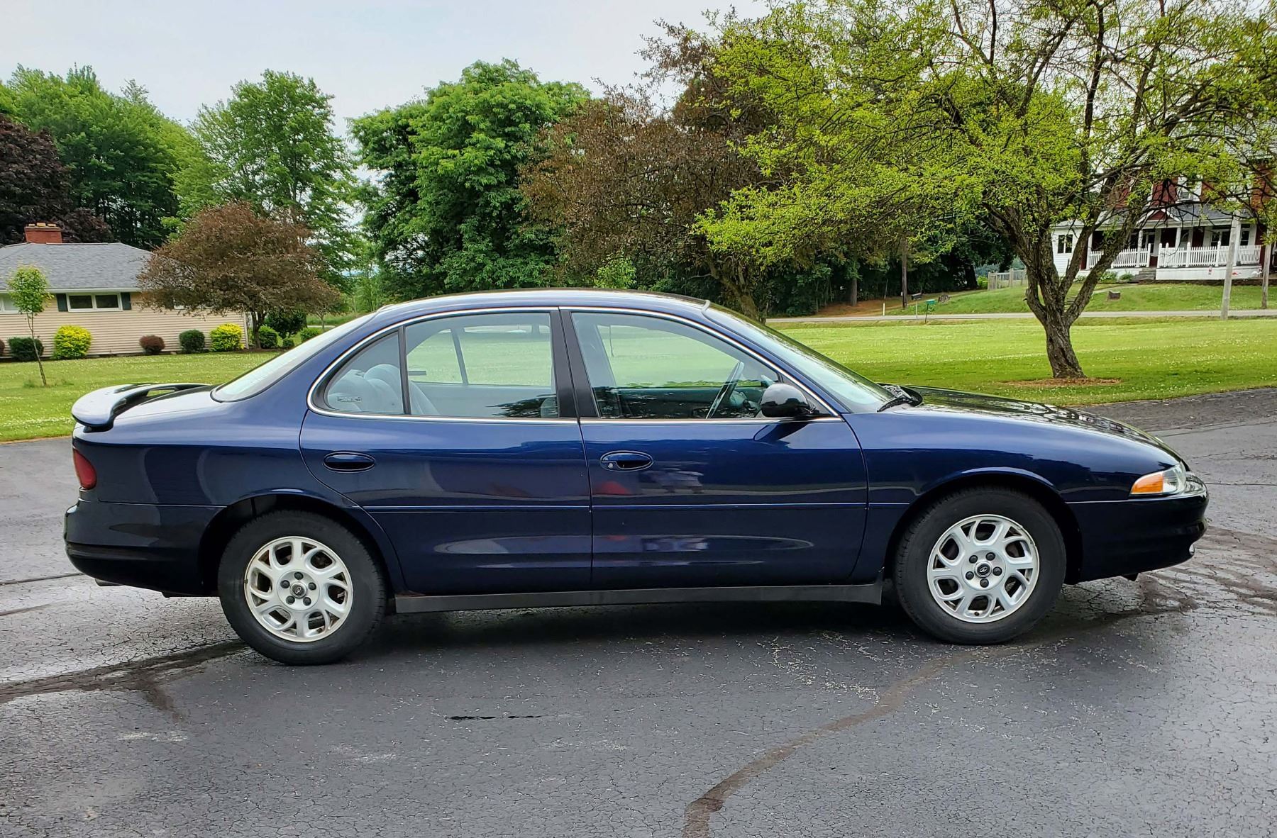 2000 OLDS INTRIGUE, ONLY 38,000 MILES! FWD
