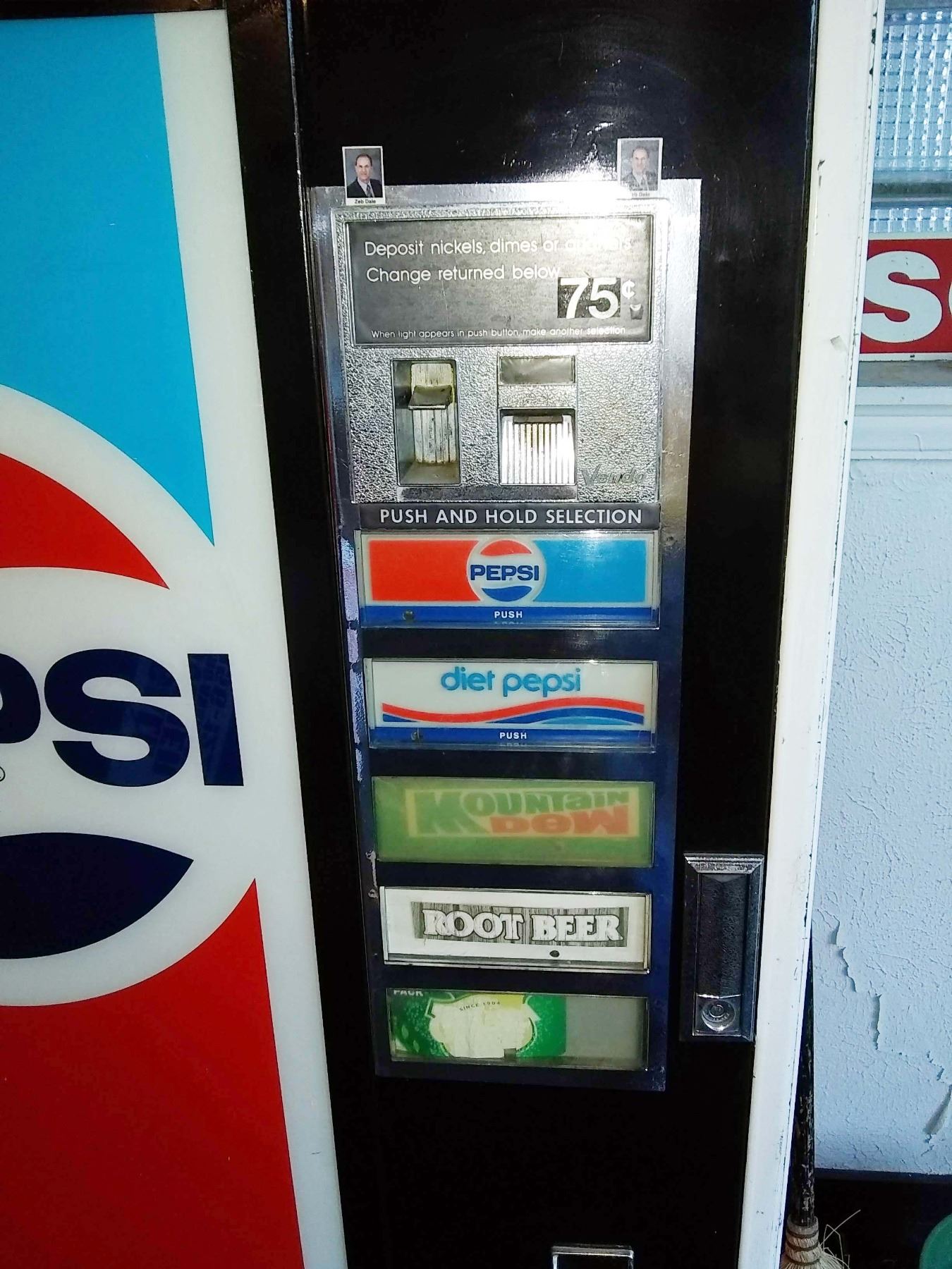 Vintage Pepsi Vending Machine, Runs! Circa 1980s
