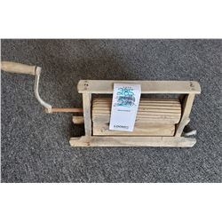 Antique Hand Crank Clothes Wringer