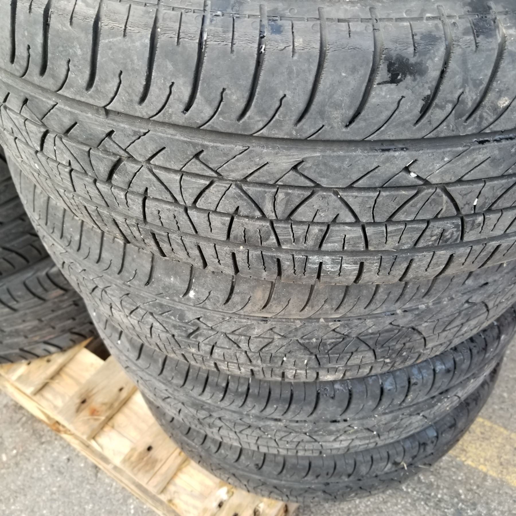 4 MOTOMASTER 185 65 R15 TIRES ON NISSAN 4 BOLT RIMS Big Valley Auction 4-motomaster-185-65-r15-tires-on-nissan-4-bolt-rims-big-valley-auction