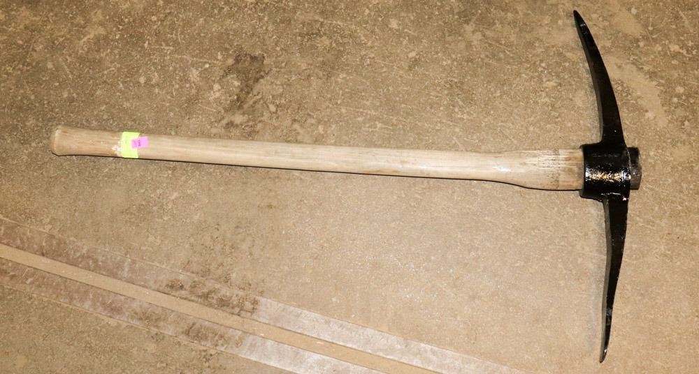 PICK AXE - Kastner Auctions