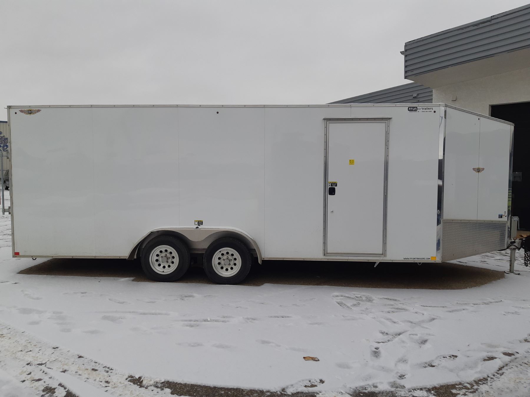 2015 H&H Trailers - V nose Enclosed Trailer VIN:533TA2524GC254025 GVWR ...