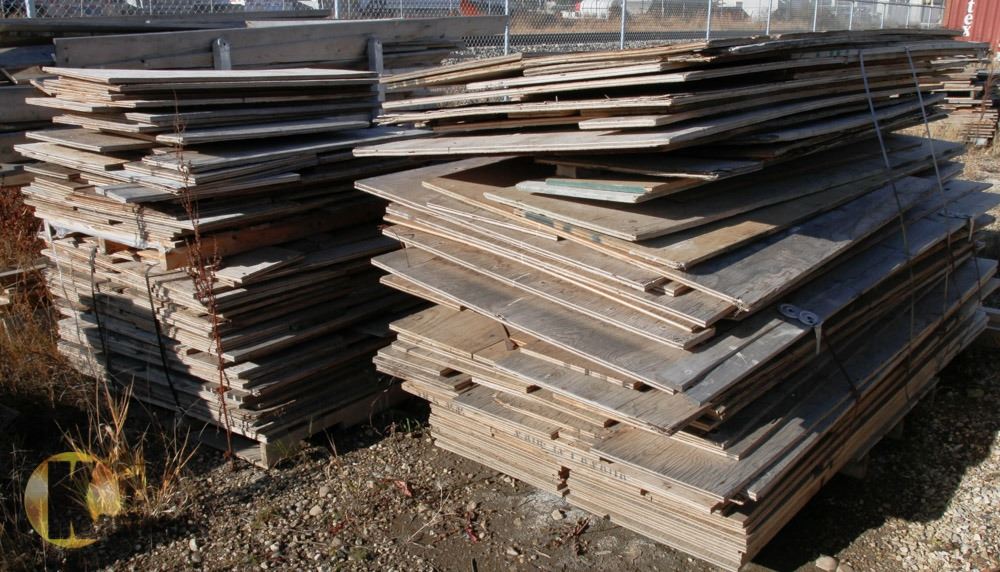 GIANT PILE OF SCRAP WOOD