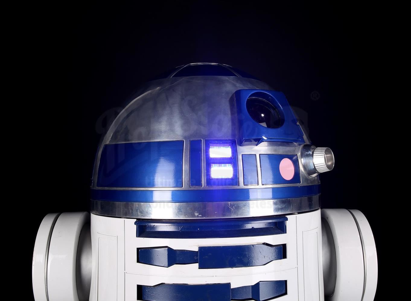 STAR WARS: A NEW HOPE - Replica Full-Size R2-D2