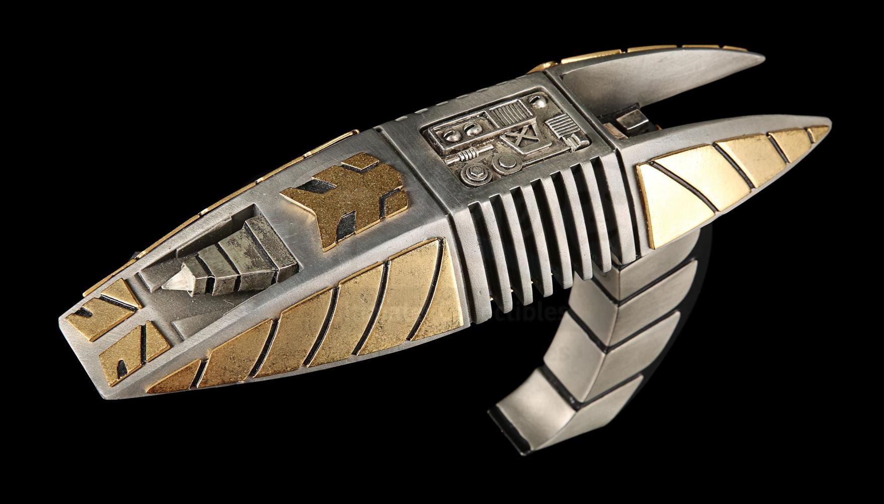 STAR TREK: DEEP SPACE NINE - Replica Cardassian Disruptor Pistol