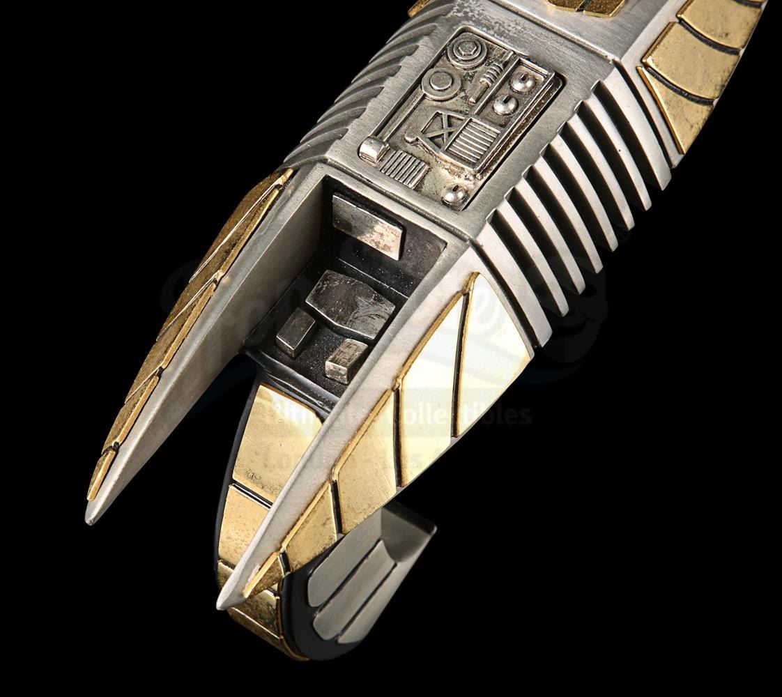 STAR TREK: DEEP SPACE NINE - Replica Cardassian Disruptor Pistol