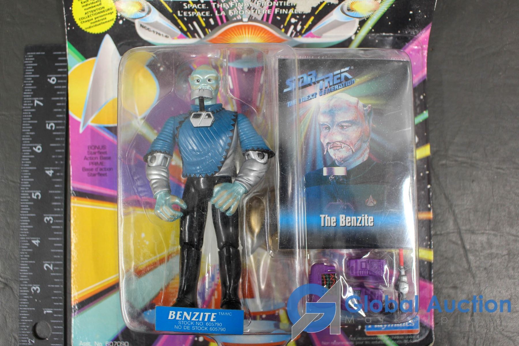 (1) NIB Star Trek The Next Generation Benzite Figure