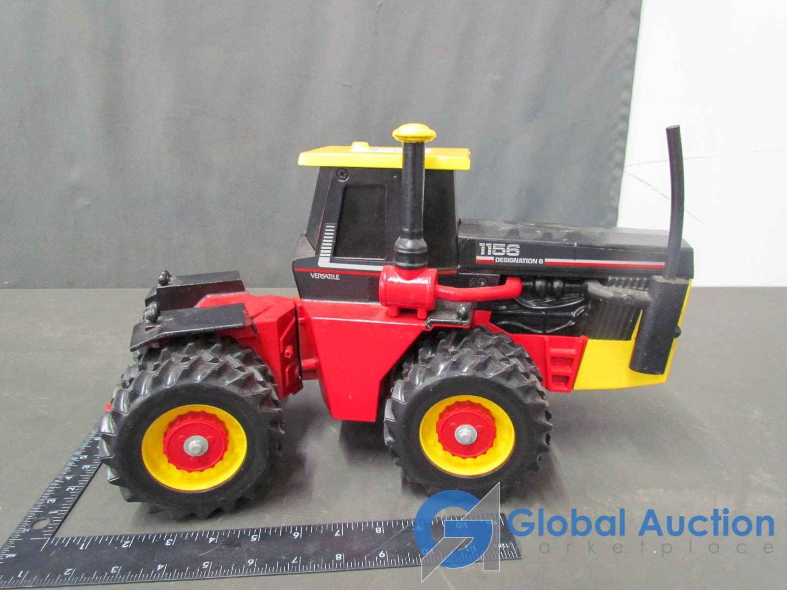 Versatile 1156 Designation 6 1:16 Scale Model Tractor