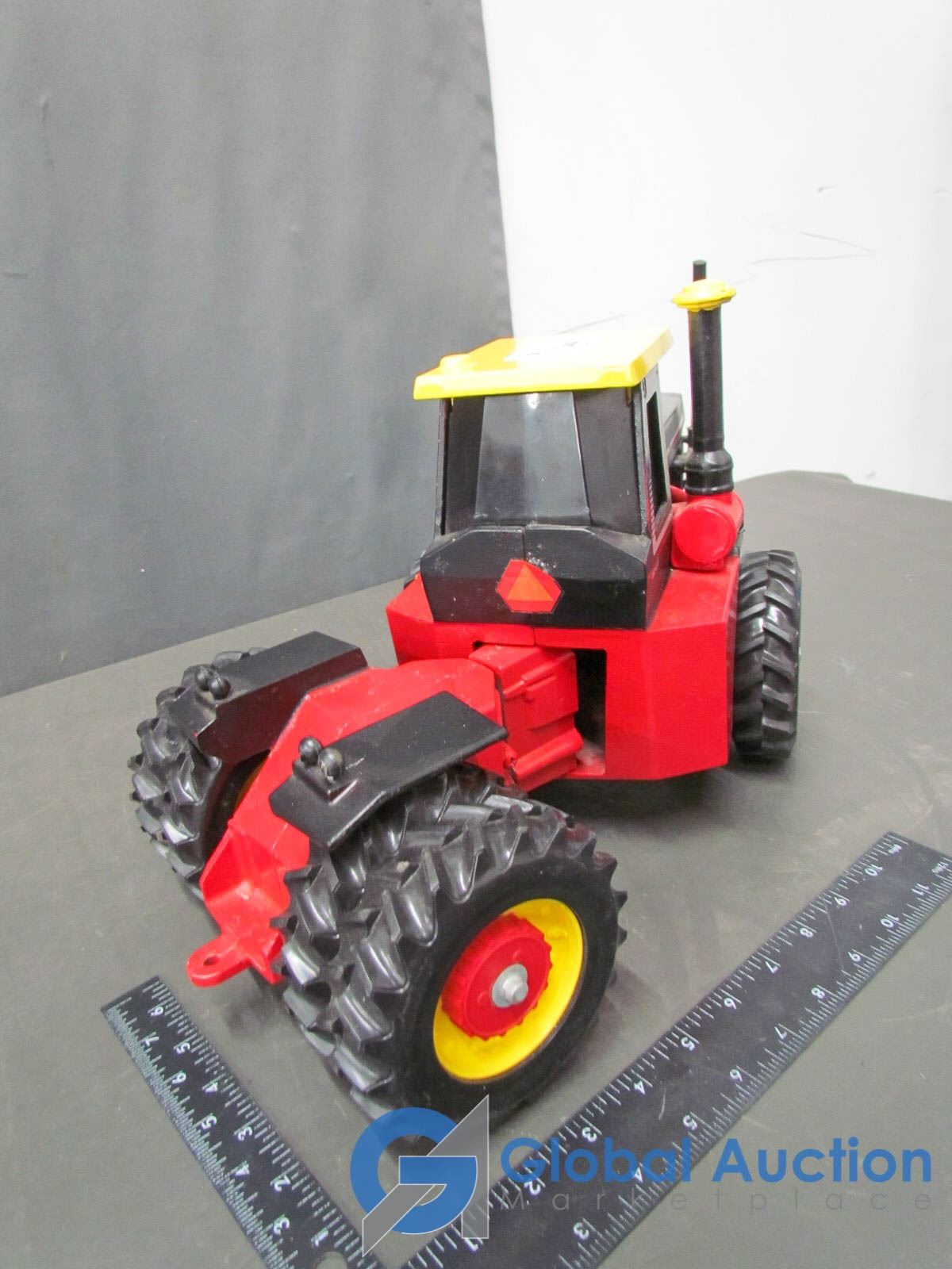 Versatile 1156 Designation 6 1:16 Scale Model Tractor