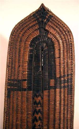 A SUPERB SOLOMON ISLANDS WICKER SHIELD,c.1920s, o