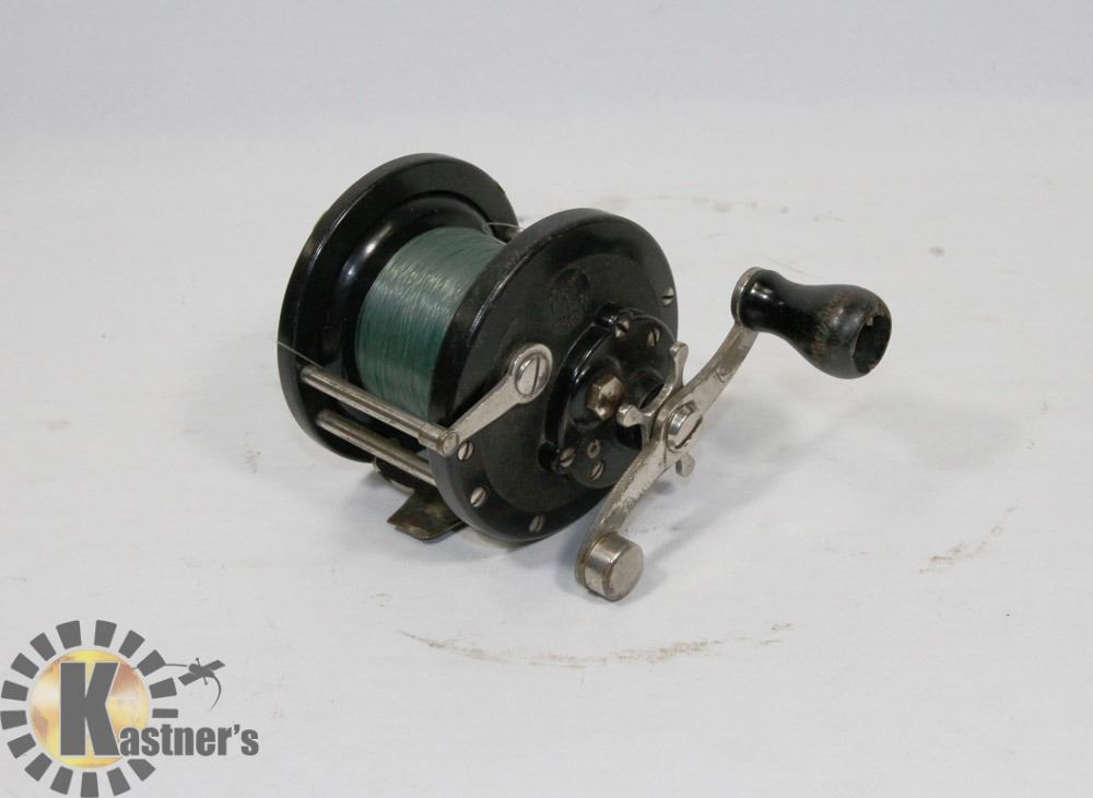 PENN NO. 85 OLD SCHOOL FISHING REEL