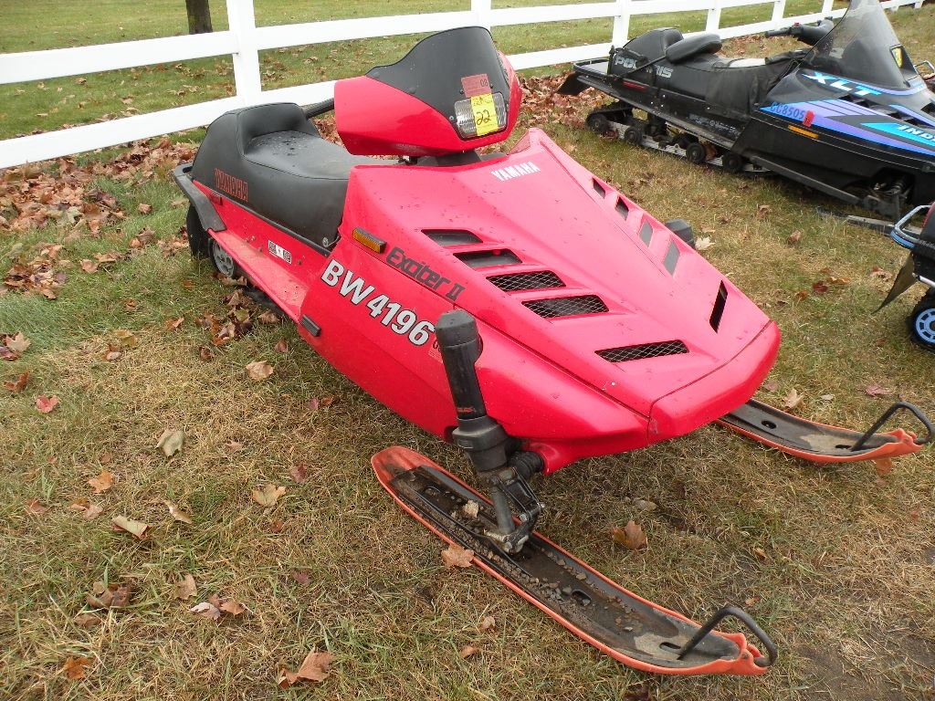 1991 Yamaha Exciter II 570 SN#-88R001752 old gas, needs carb cleaning