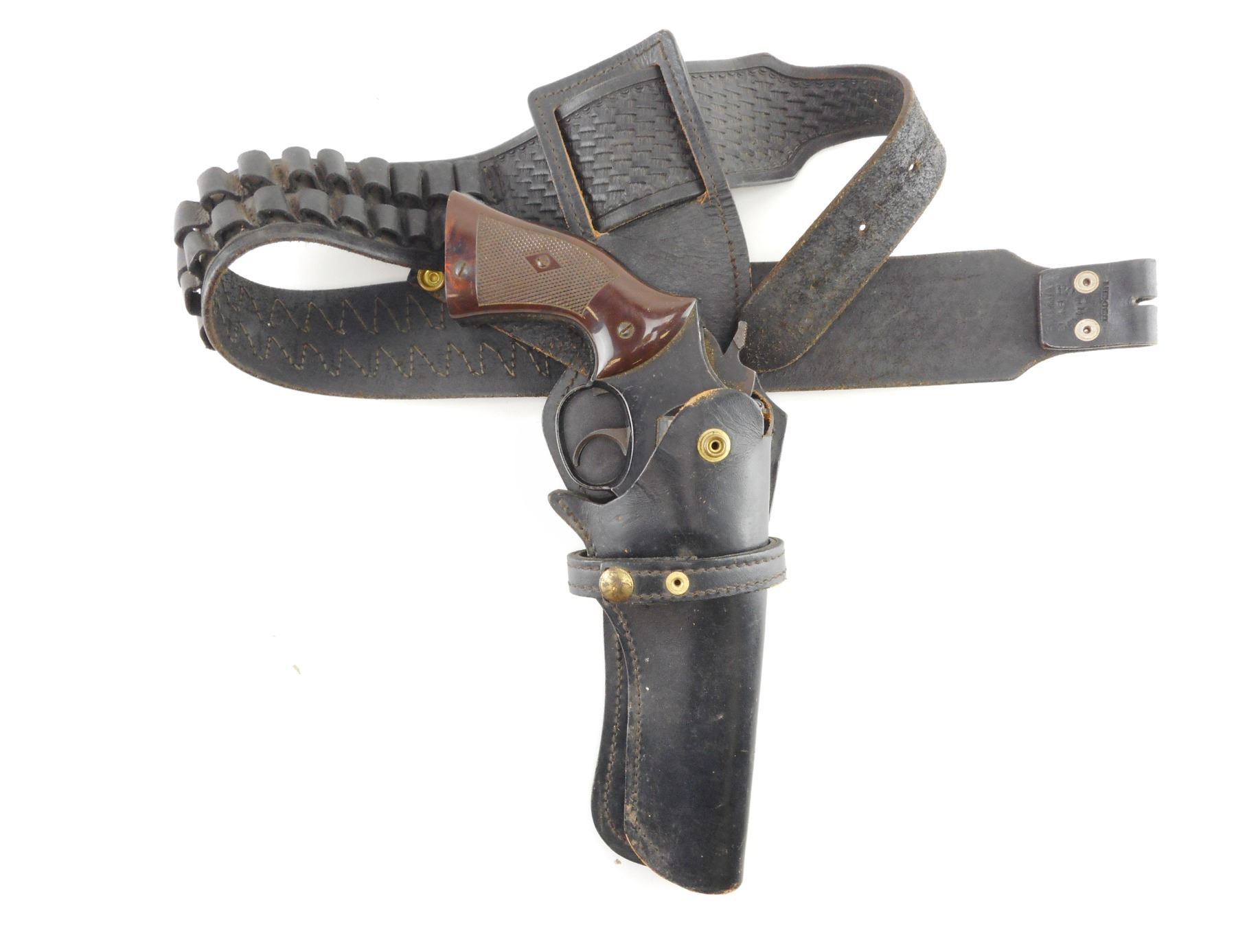 CROSMAN AIR PISTOL WITH HOLSTER crosman-air-pistol-with-holster