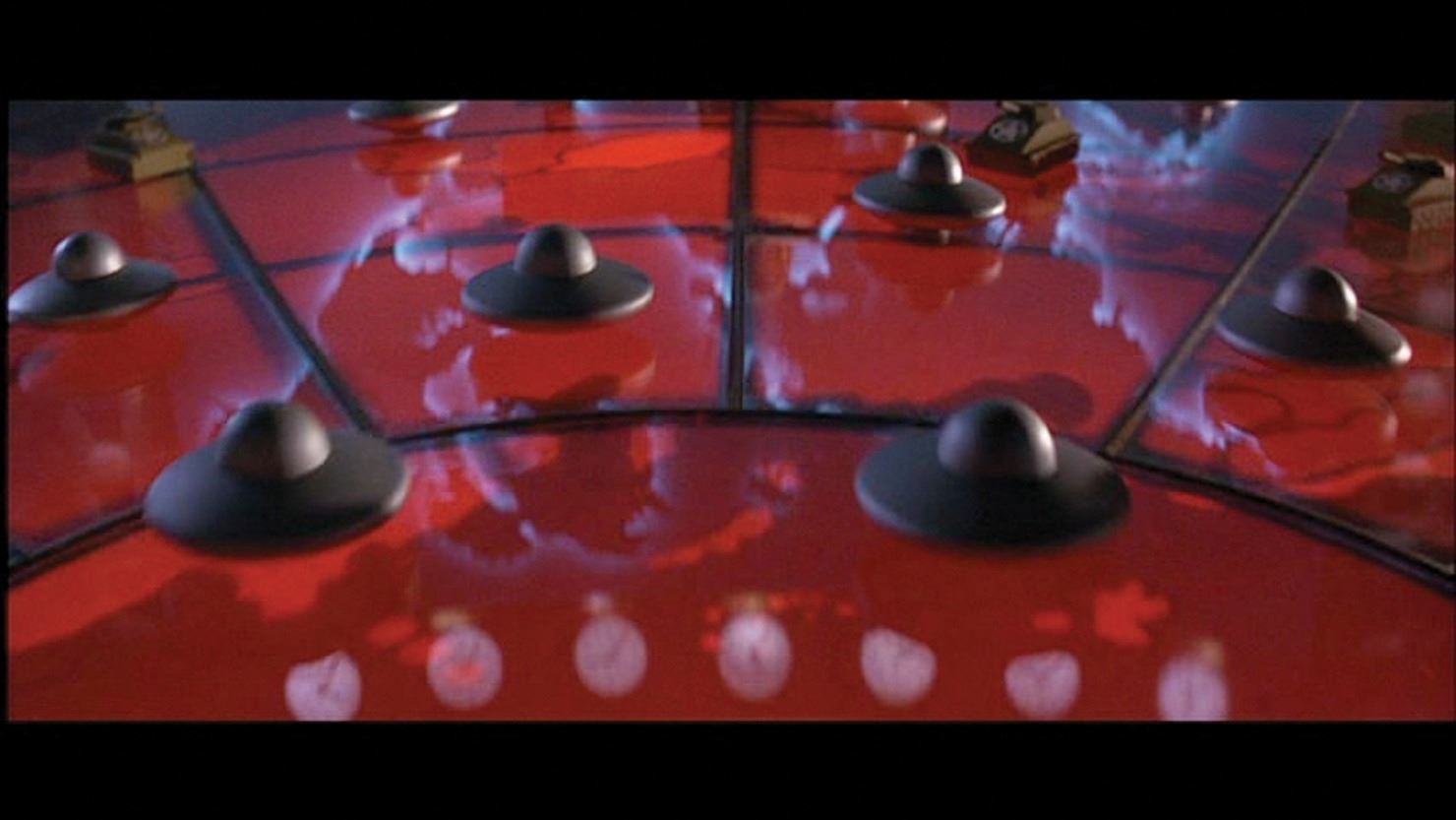 Flying saucer and tank (2) map marker miniatures from Mars Attacks!