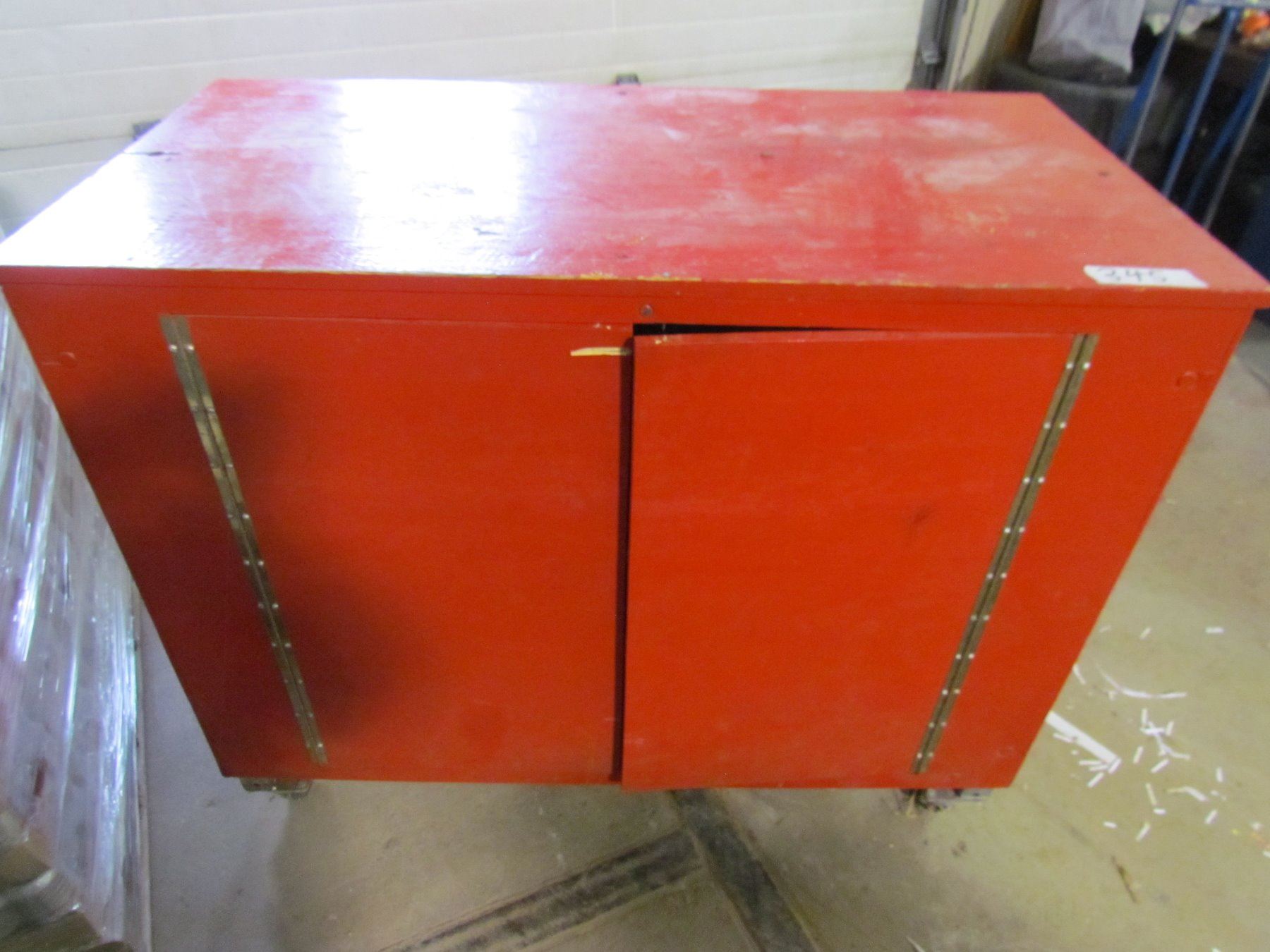 WOODEN SHOP BOX ON CASTERS (50" X 25" X 40") *2 DOORS*