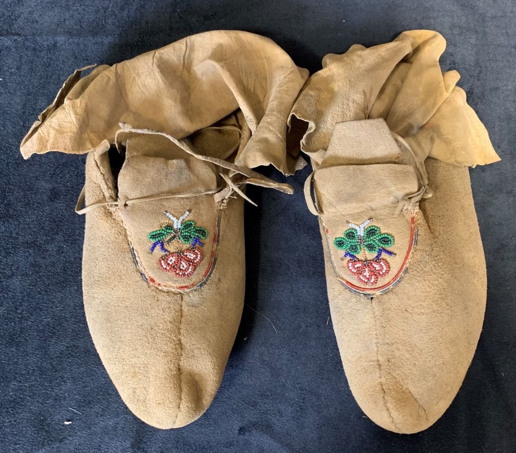 Original Hand Made Inuit Boots & Gloves