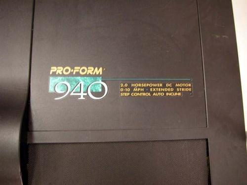 A PRO-FORM 940 INCLINE TREADMILL A PRO-FORM 940 INCLINE TREADMILL