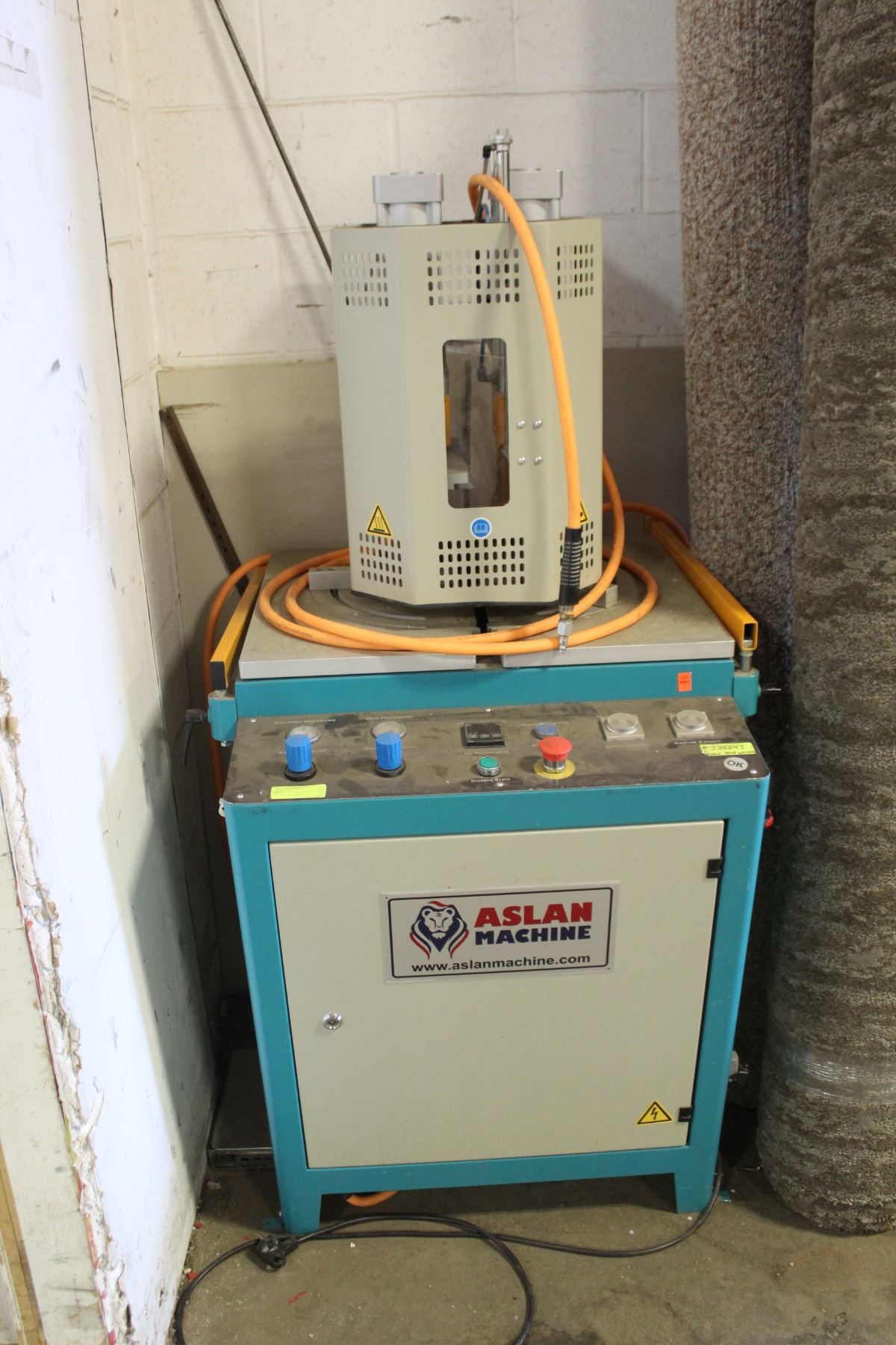 SINGLE HEAD WELDING MACHINE FOR VINYL WINDOW