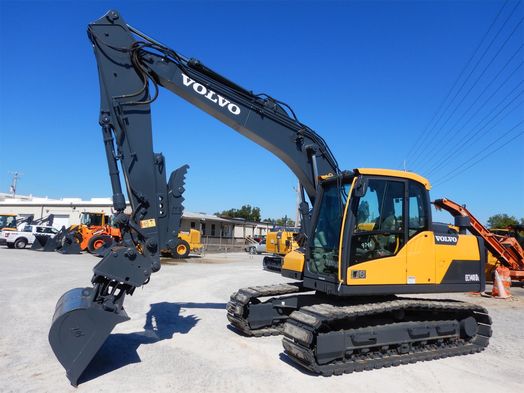 2013 VOLVO EC140DL Excavator - J.M. Wood Auction Company, Inc.