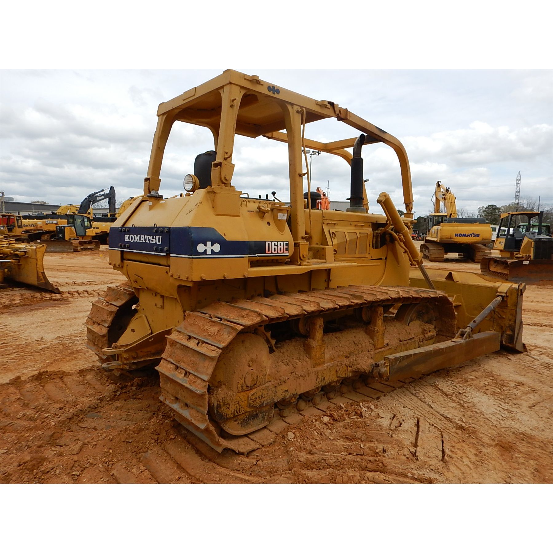 KOMATSU D68-1 Dozer / Crawler Tractor