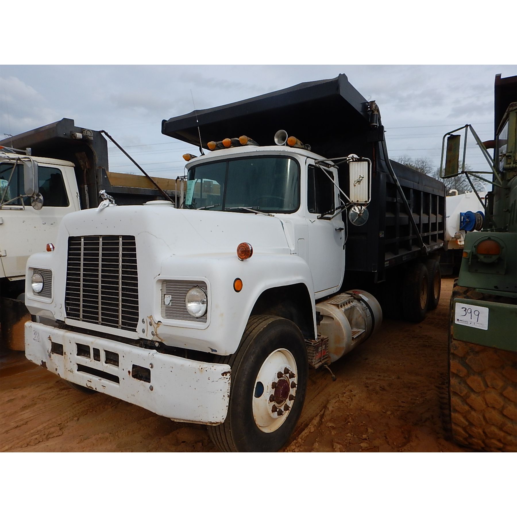 1987 MACK R686ST Dump Truck - J.M. Wood Auction Company, Inc.