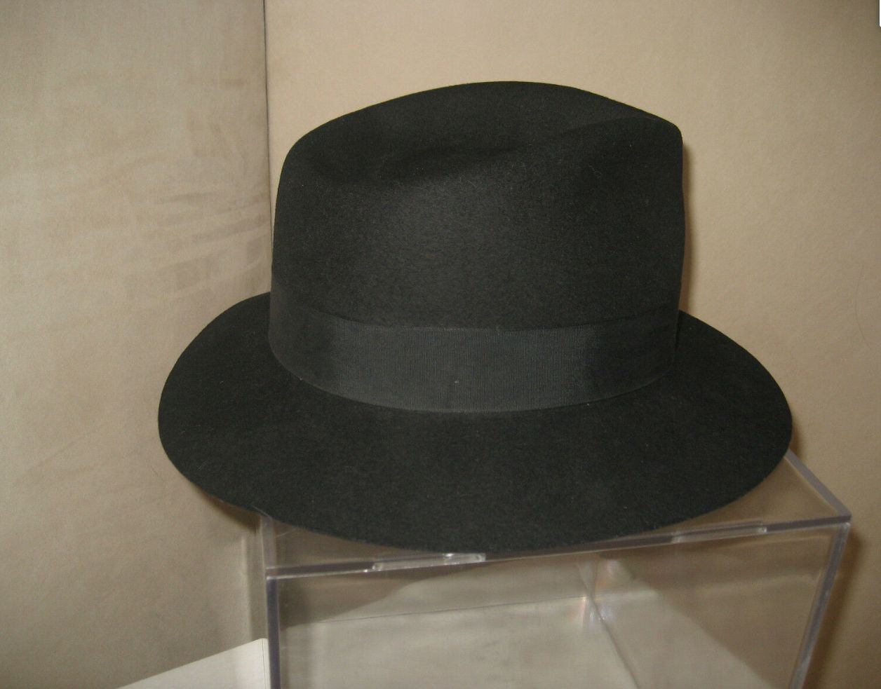 MICHAEL JACKSON AUTHENTIC FEDORA HAT FROM LOS ANGELES GRAMMY MUSEUM