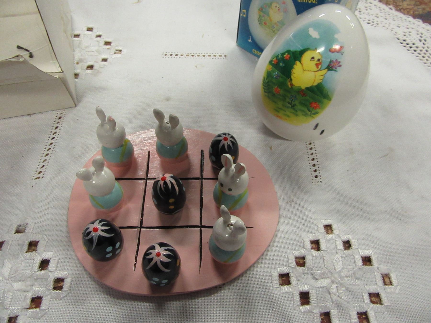 ESTATE: EASTER TIC TAC TOE SET & SONIC CONTROL EASTER EGG