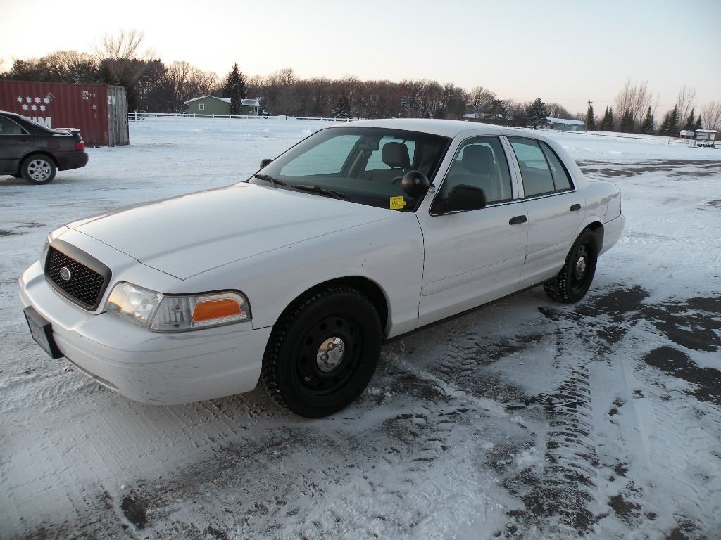 2005 Ford Crown Vic -City Owned SN#-2FAHP71W95X144610