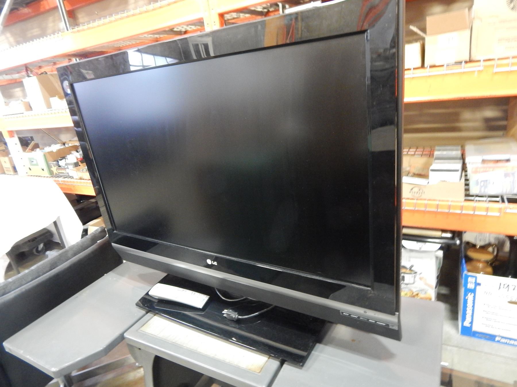 LG 42 TV Big Valley Auction LG 42 TV Big Valley Auction