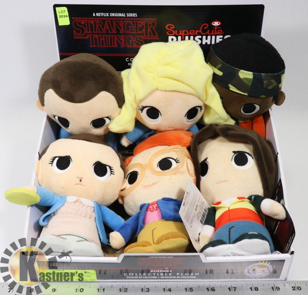LOT OF STRANGER THINGS PLUSH.