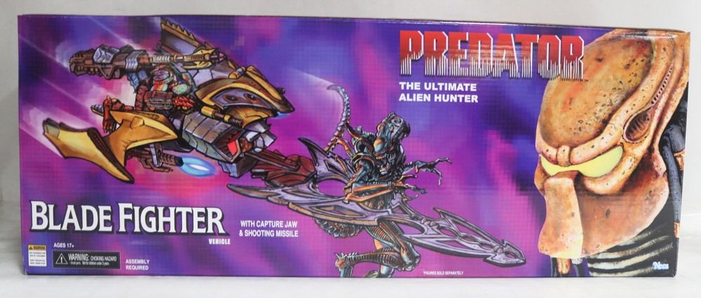 PREDATOR BLADE FIGHTER SPACE SHIP FIGURE.